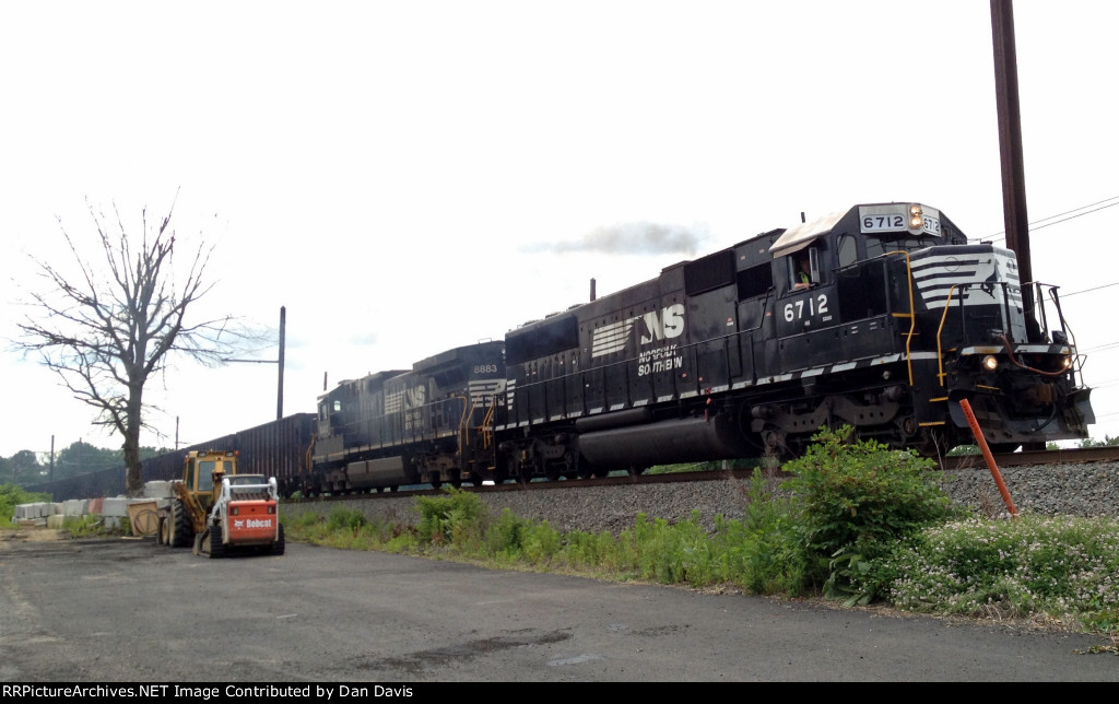 NS SD60 6712 leads 520 RBMN Coal Loads